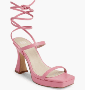 Spring/Summer 2023 Fashion Trends: Styling With Colorful Sandals ...